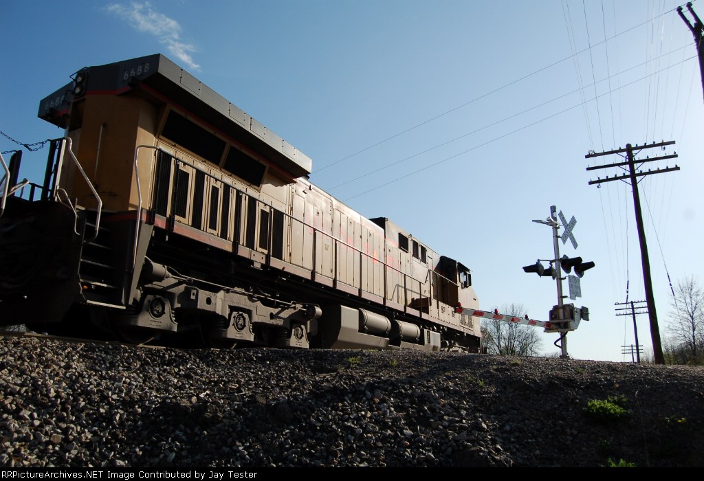 UP 6688 off into the Sunset